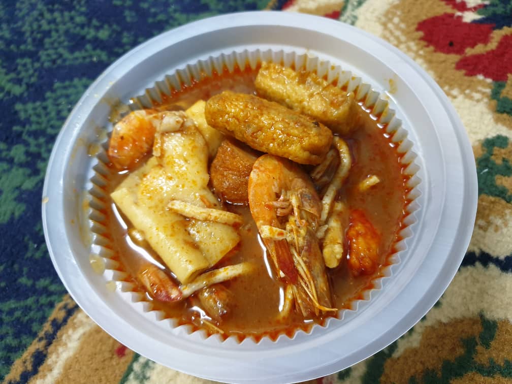ZULFAZA LOVES COOKING: Oden (Japanese Fish Cake Stew) おでん • ala family mart