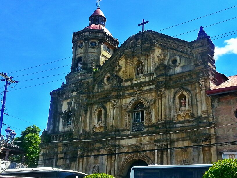 Stopovers and Detours: Visita Iglesia (2013) - Laguna