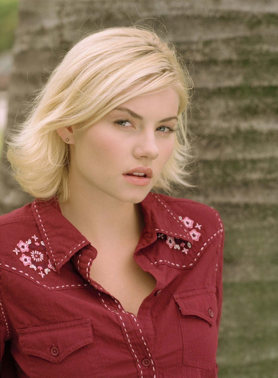 Elisha Cuthber | CELEBRITY ZONE