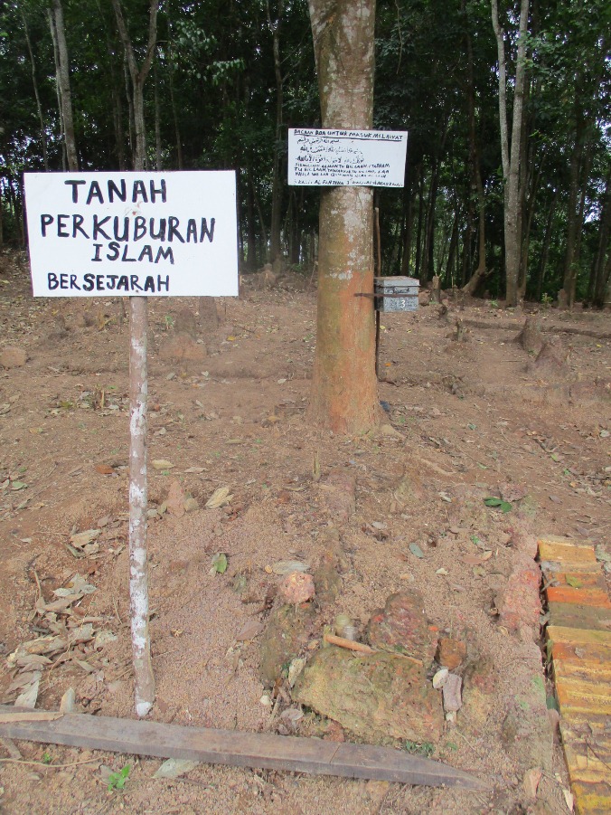SENI LAMA MELAYU (MALAY OLDEN ART): Tanah perkuburan lama di (Old ...