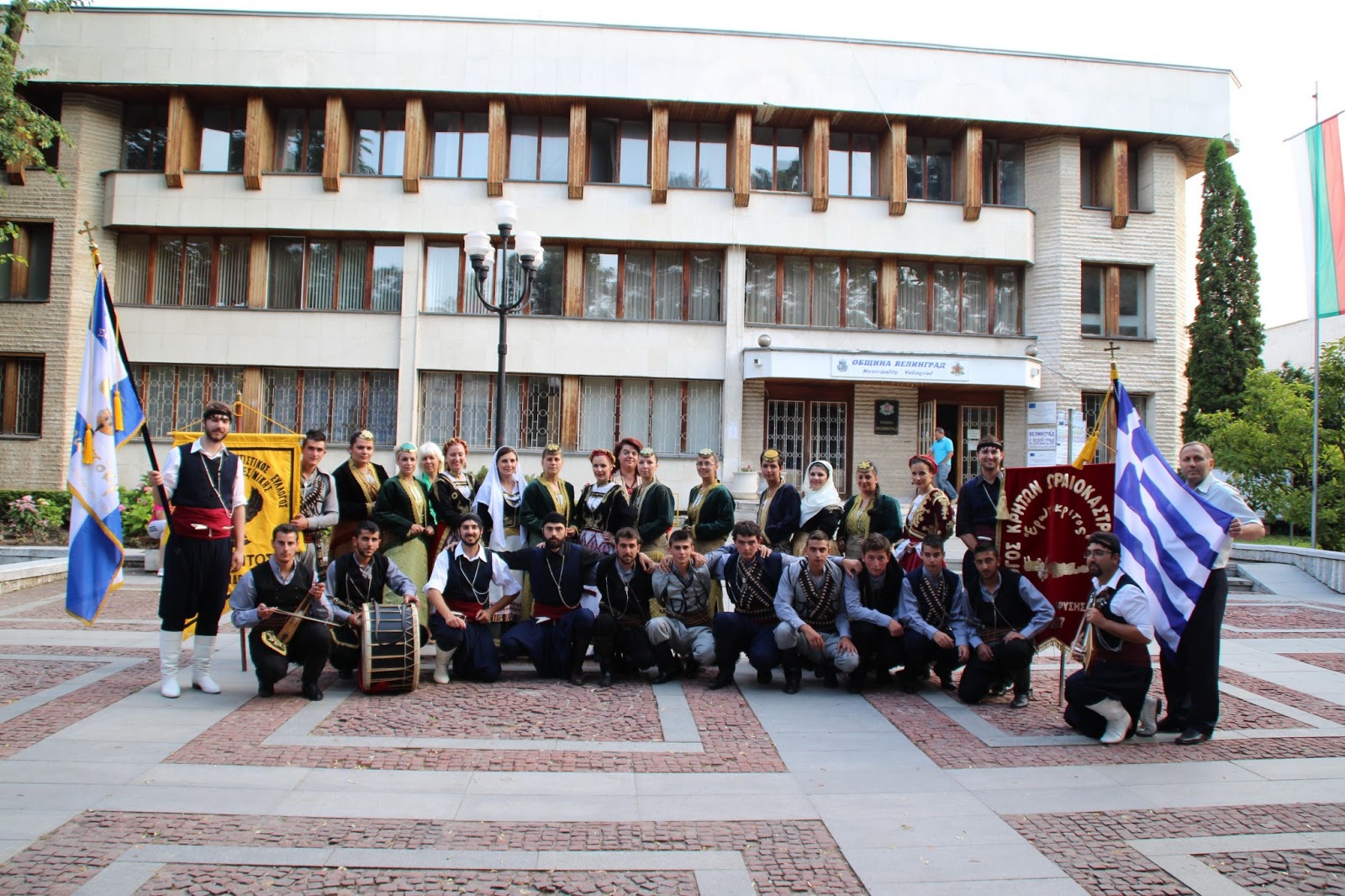 ΘΑΥΜΑΣΙΑ ΕΜΦΑΝΙΣΗ ΠΡΑΓΜΑΤΟΠΟΙΗΣΕ ΤΟ ΜΕΓΑΛΟ ΧΟΡΕΥΤΙΚΟ ΣΥΓΚΡΟΤΗΜΑ ΤΟΥ Μ.Π ...