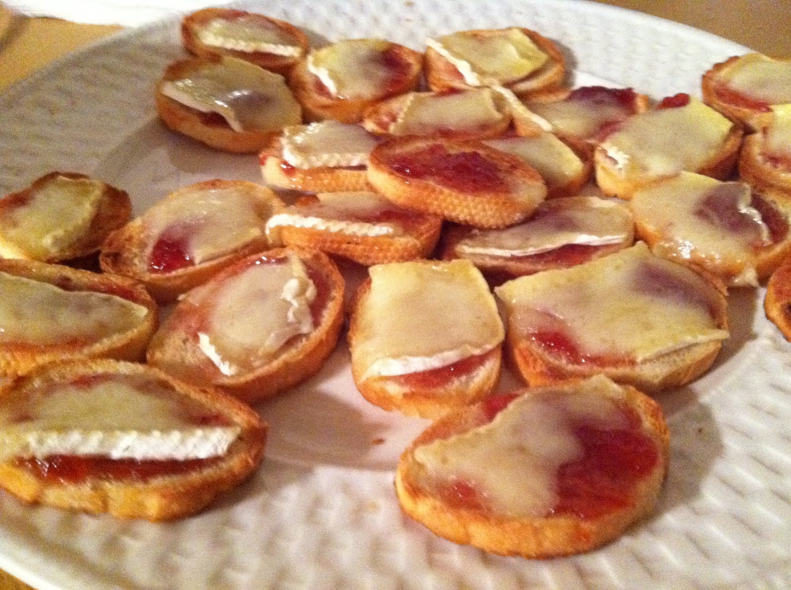 Eat it & say Yum!: Brie Baguette Bites