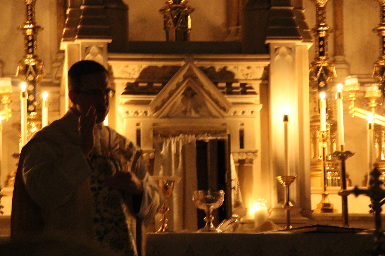 Traditional † Catholicism: Rorate Masses at Holy Innocents (NYC ...