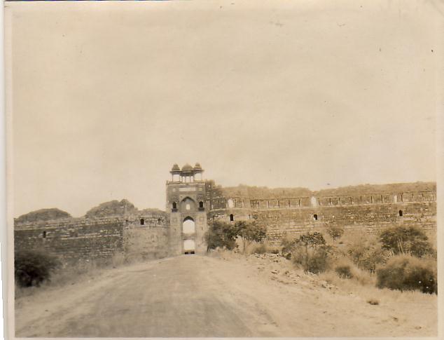 Purana Qila (Old Fort) - Delhi 1880's - Old Indian Photos