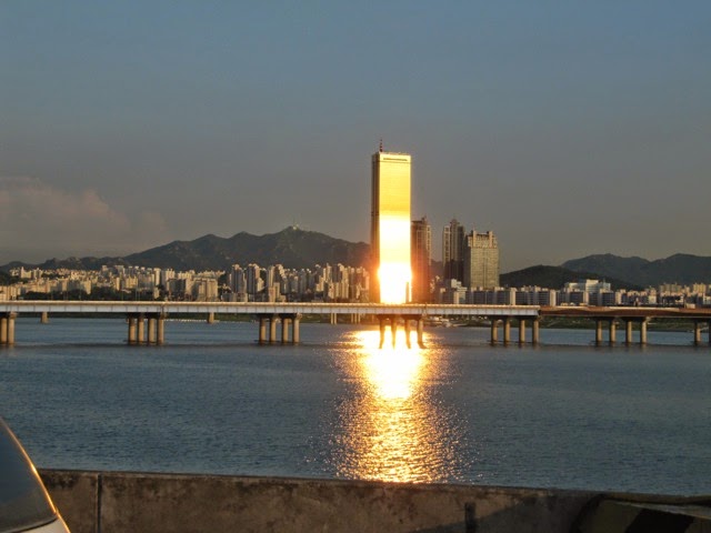 Korea Calling !!: 63 Building