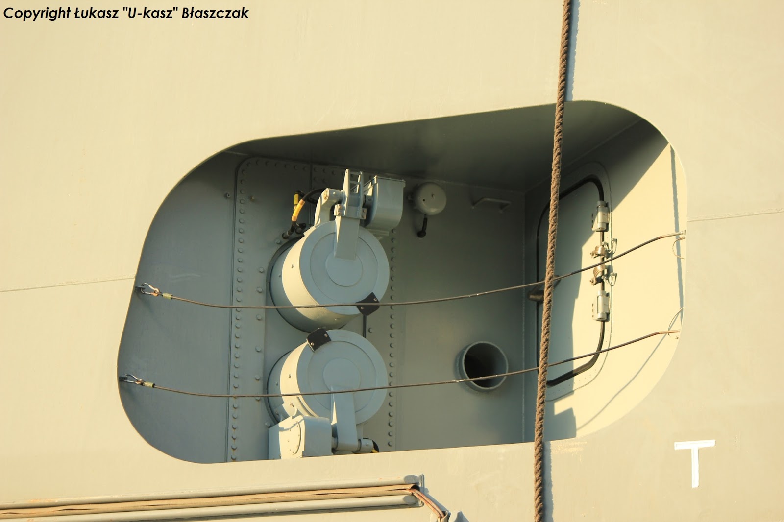 W obiektywie shipspottera czyli z migawką nad portową sadzawką: Z cyklu ...