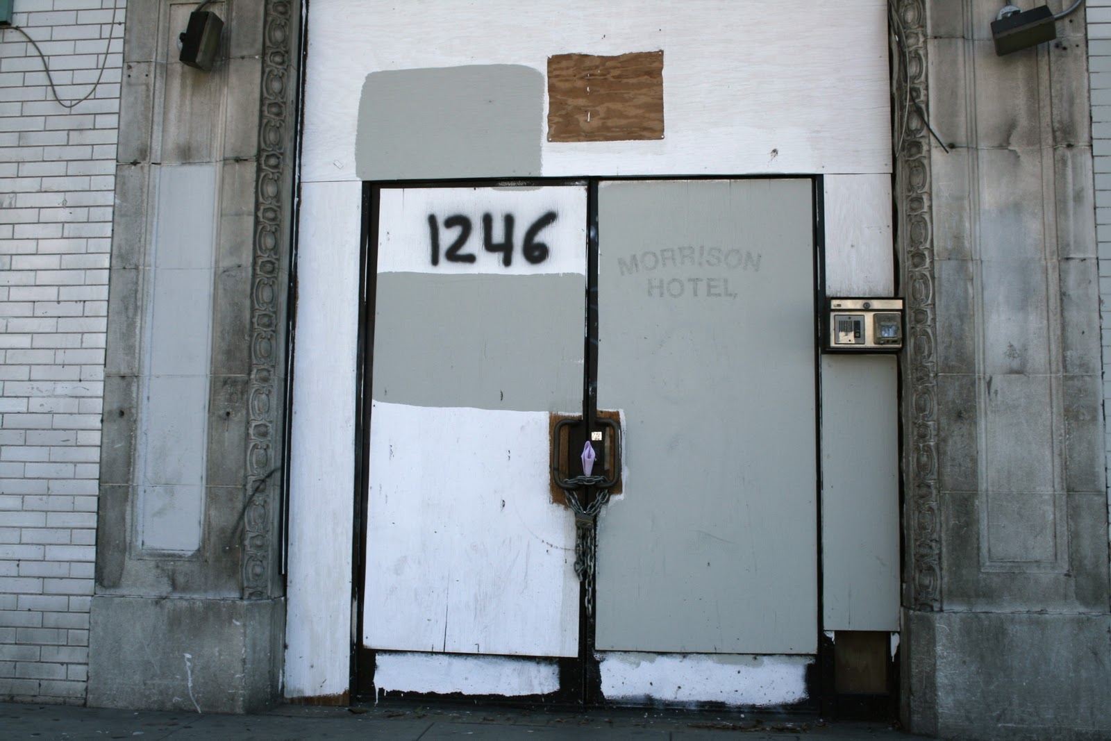 Voyager Los Angeles: Jim Morrison: Paris or Los Angeles?