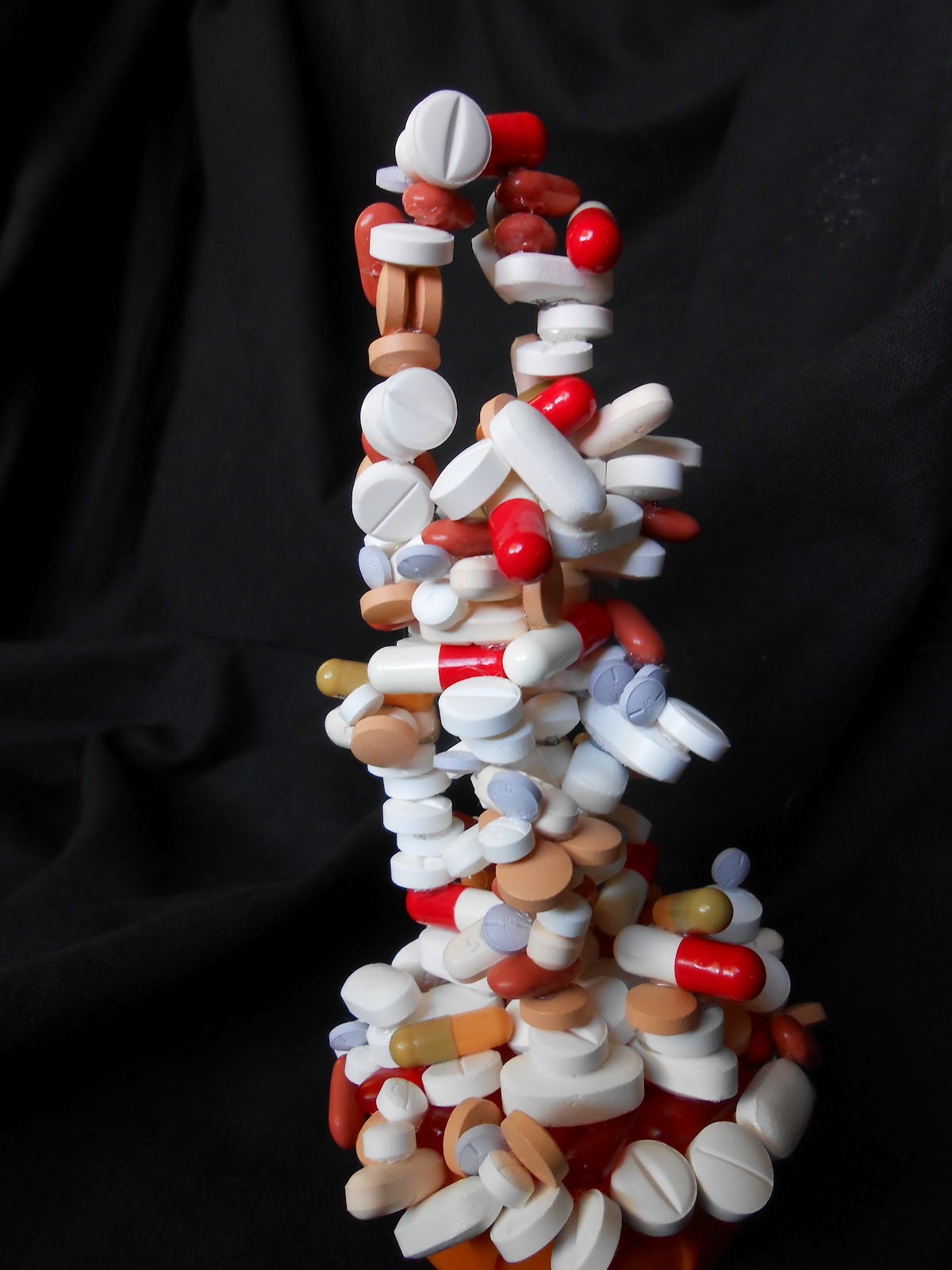 lonack signature: Pill Sculpture - allow Creativity to flow
