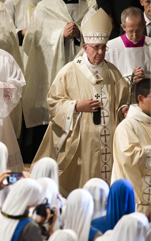 Liturgia Papal: Elenco de mitras del Papa Francisco