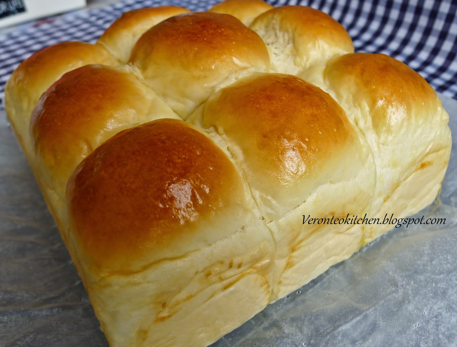 Veronica's Kitchen: Sweet Milk Buns
