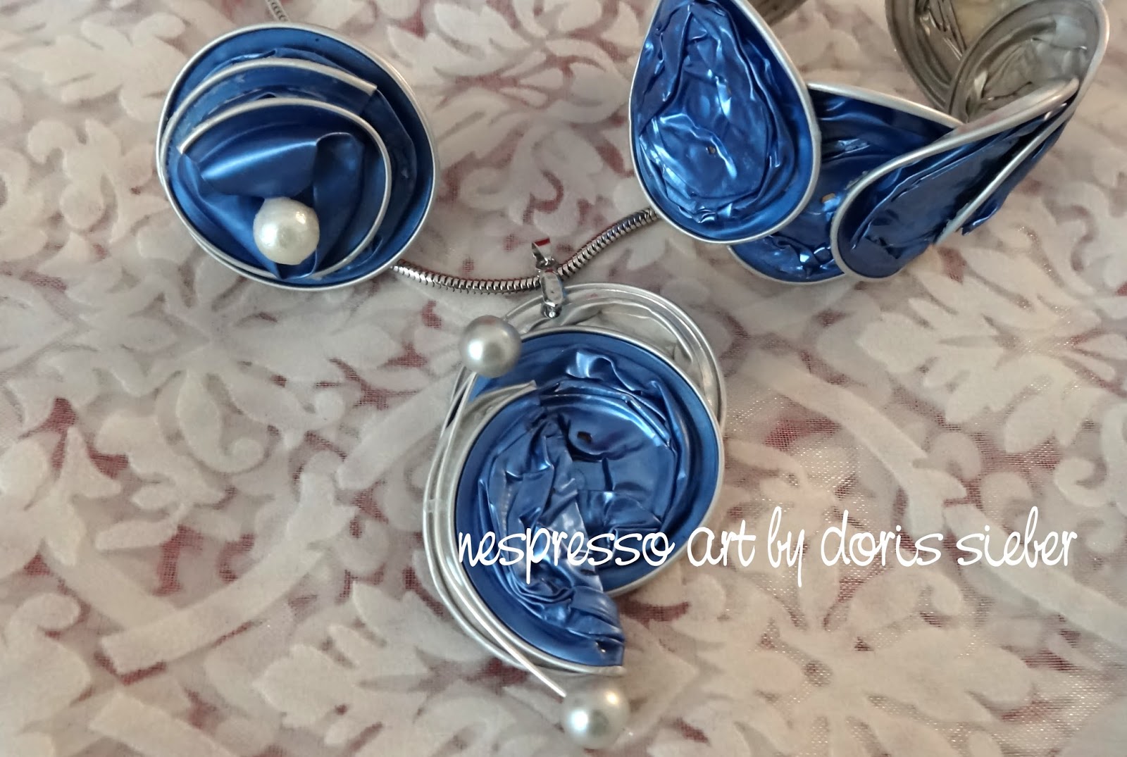 creative swiss world: Nespresso capsules art