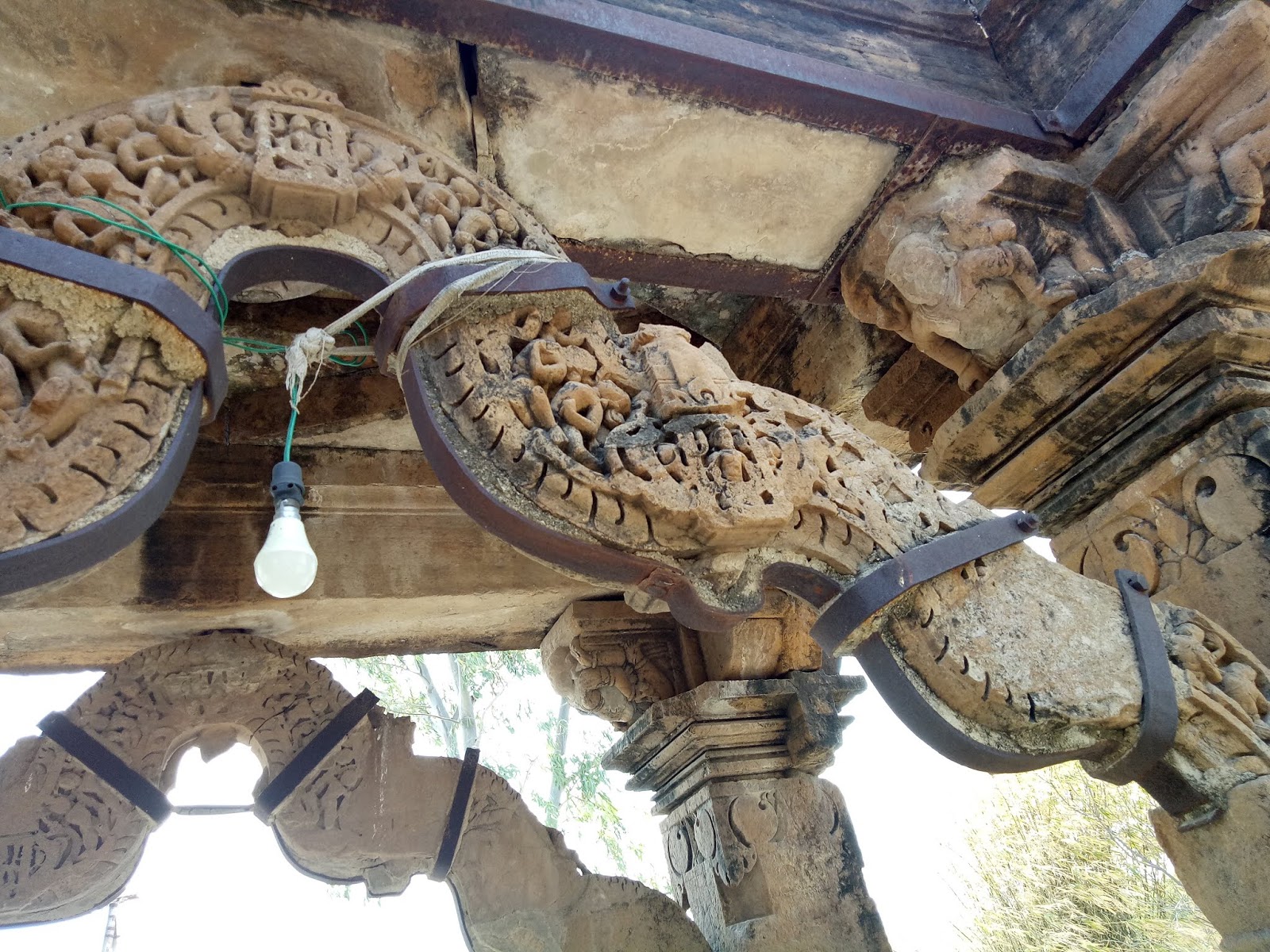 एकोऽहम्: September 2018