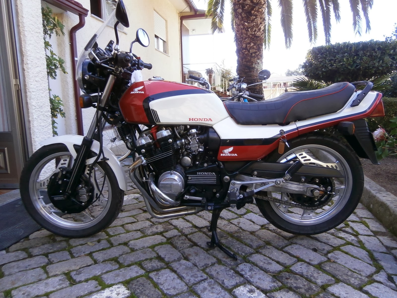 Pôr do Sol em 2 rodas: Honda CBX 450F