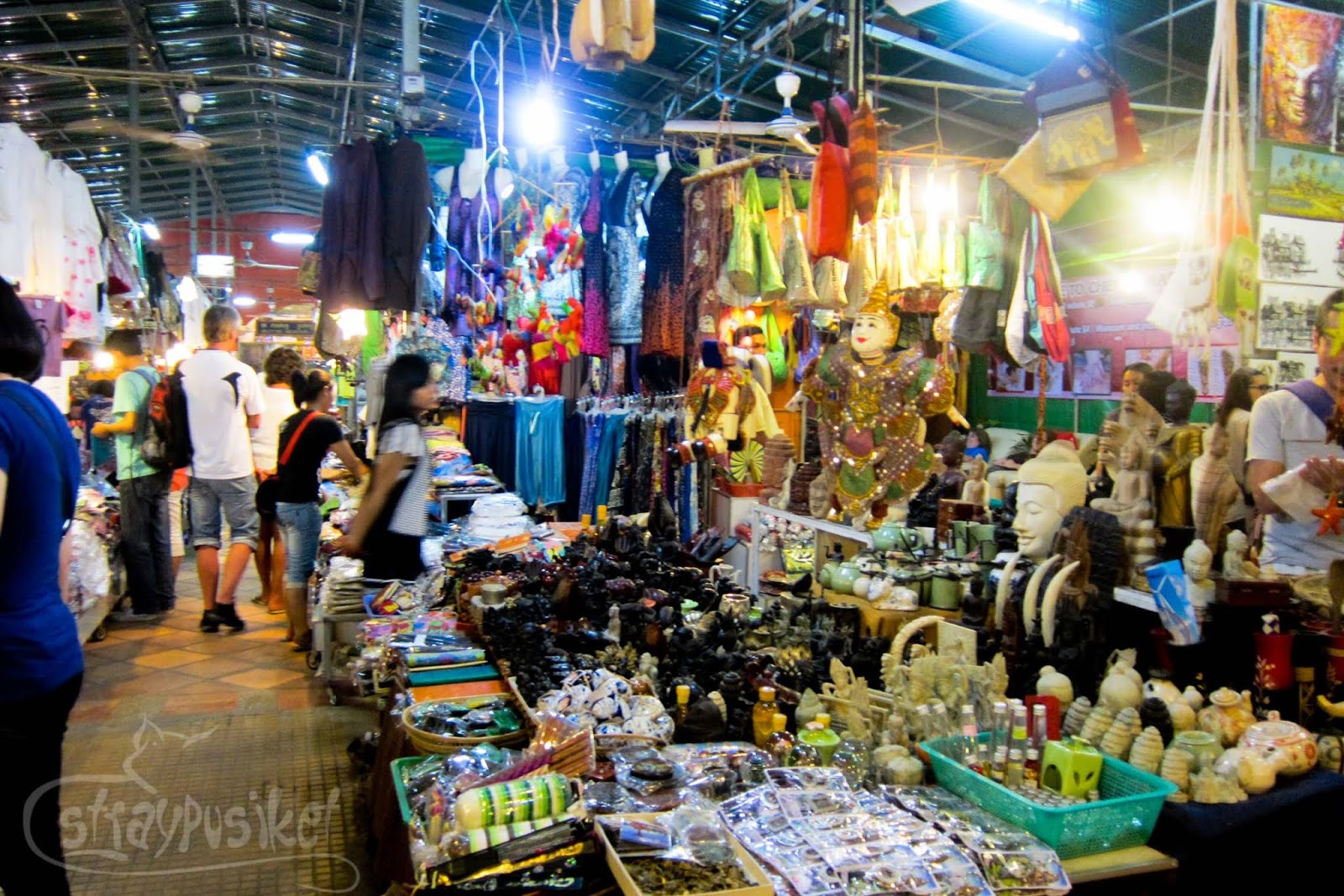 Siem Reap Night Market and Angkor Beer