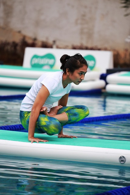 Pristine 8+ Floating Yoga, Cara Baru untuk Hidup Sehat, Netral dan ...