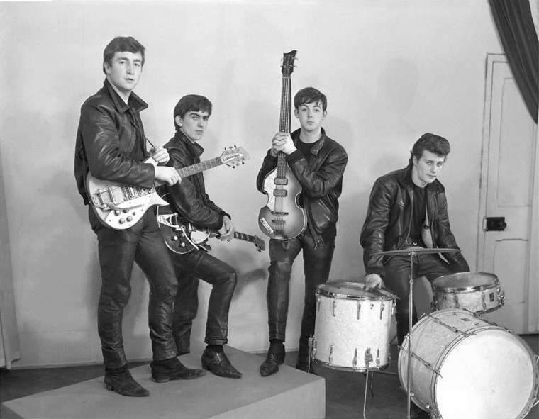 Rarely Seen Photographs From a Photo Session of The Beatles at the ...