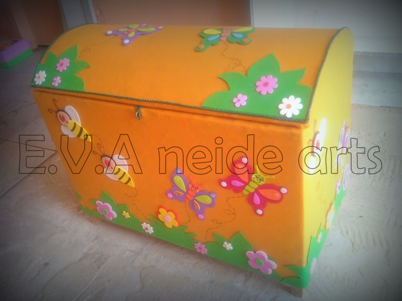 E.V.A neide arts: Baú decorado em E.V.A
