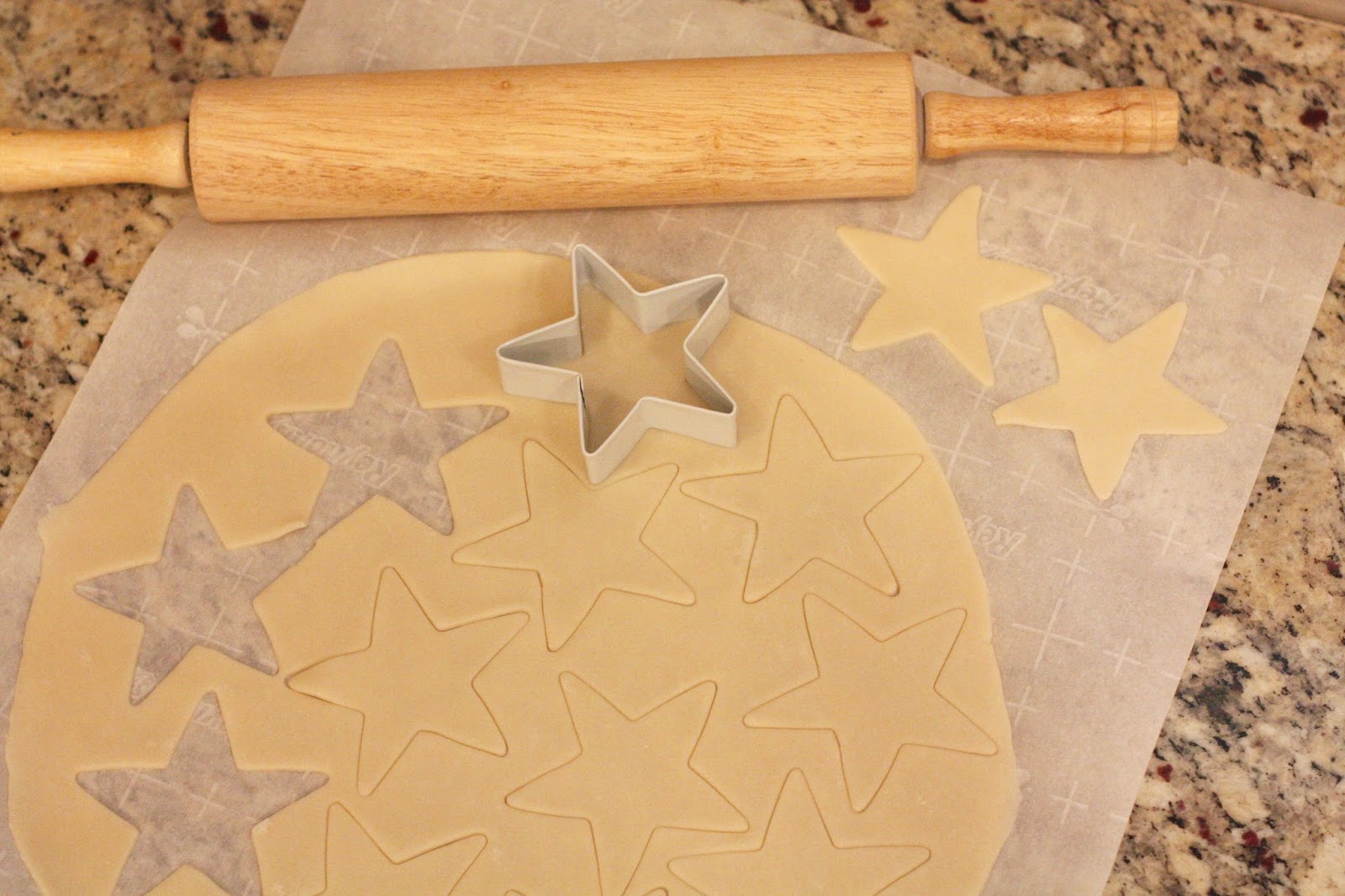 Magnolia Mamas : Kitchen Confessions: {Mini Star Pies}