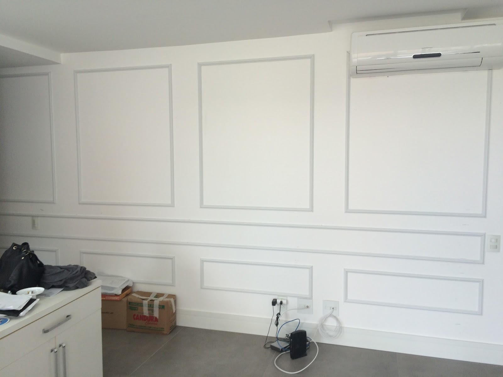 Blog Luz & Design: Diário de obra: Molduras na parede - Boiseries
