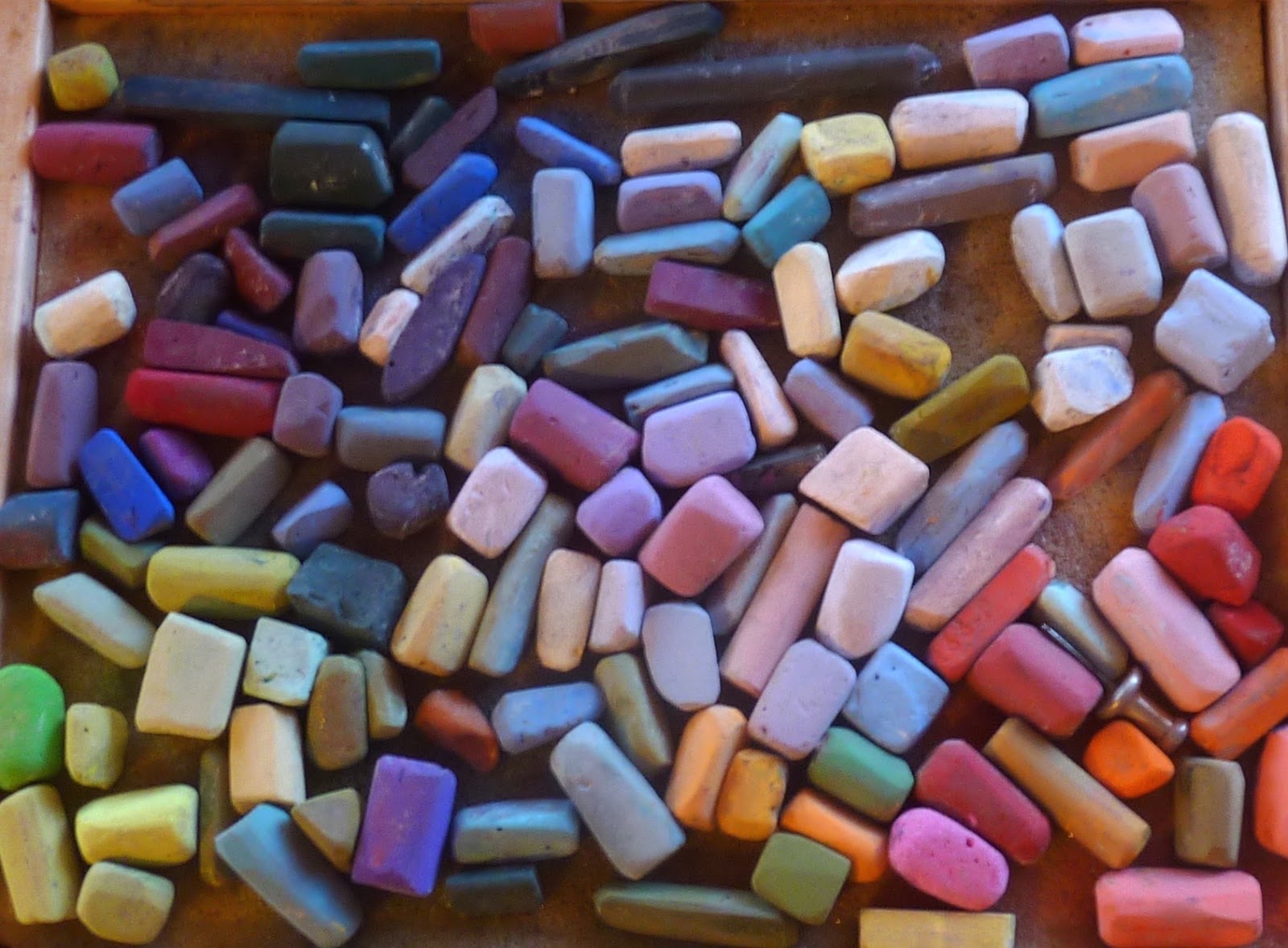 Painting My World: How Many Pastels Do You Need in Travel Set?