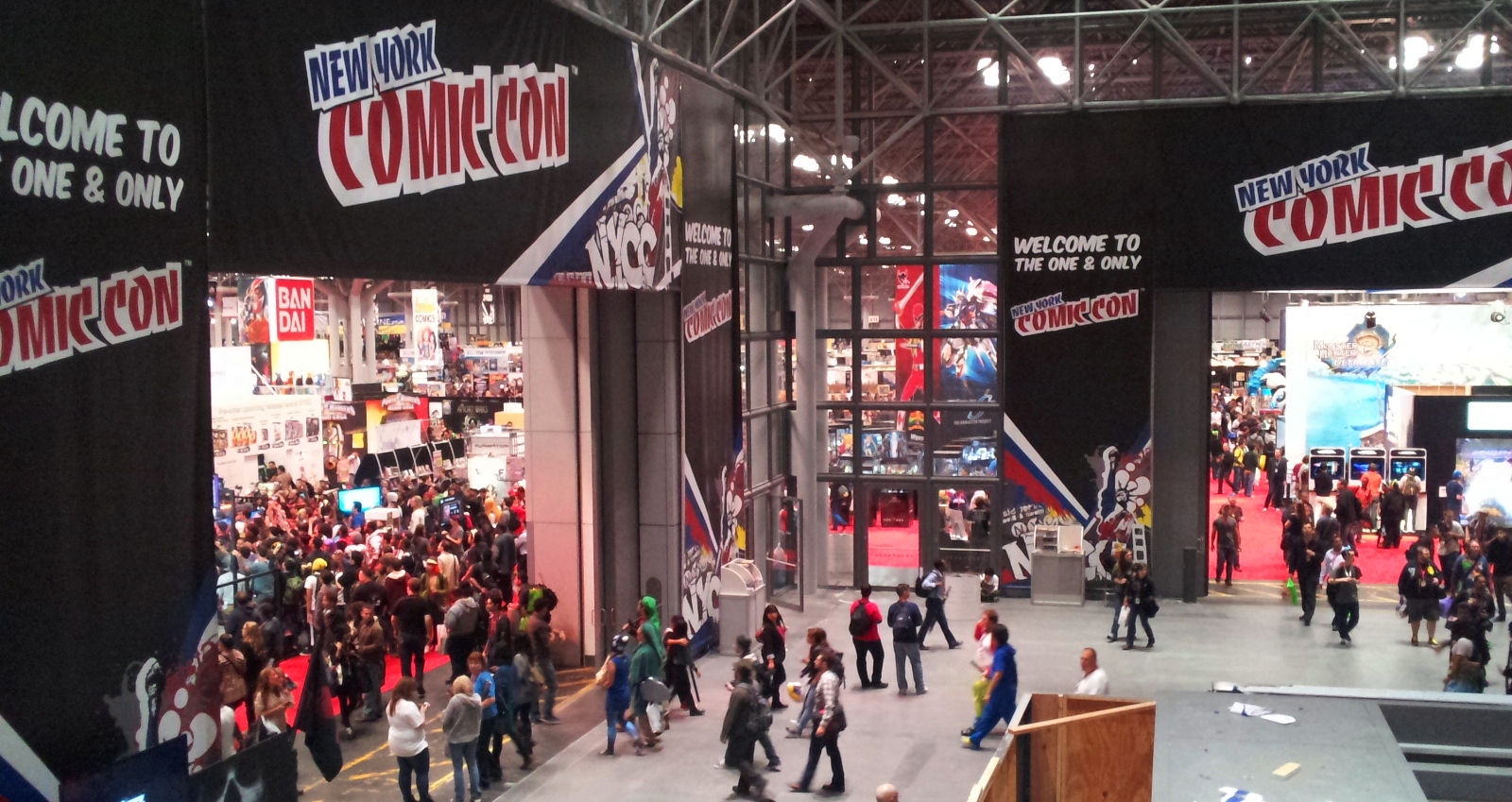 She's Fantastic: Photos From NYCC 2013!