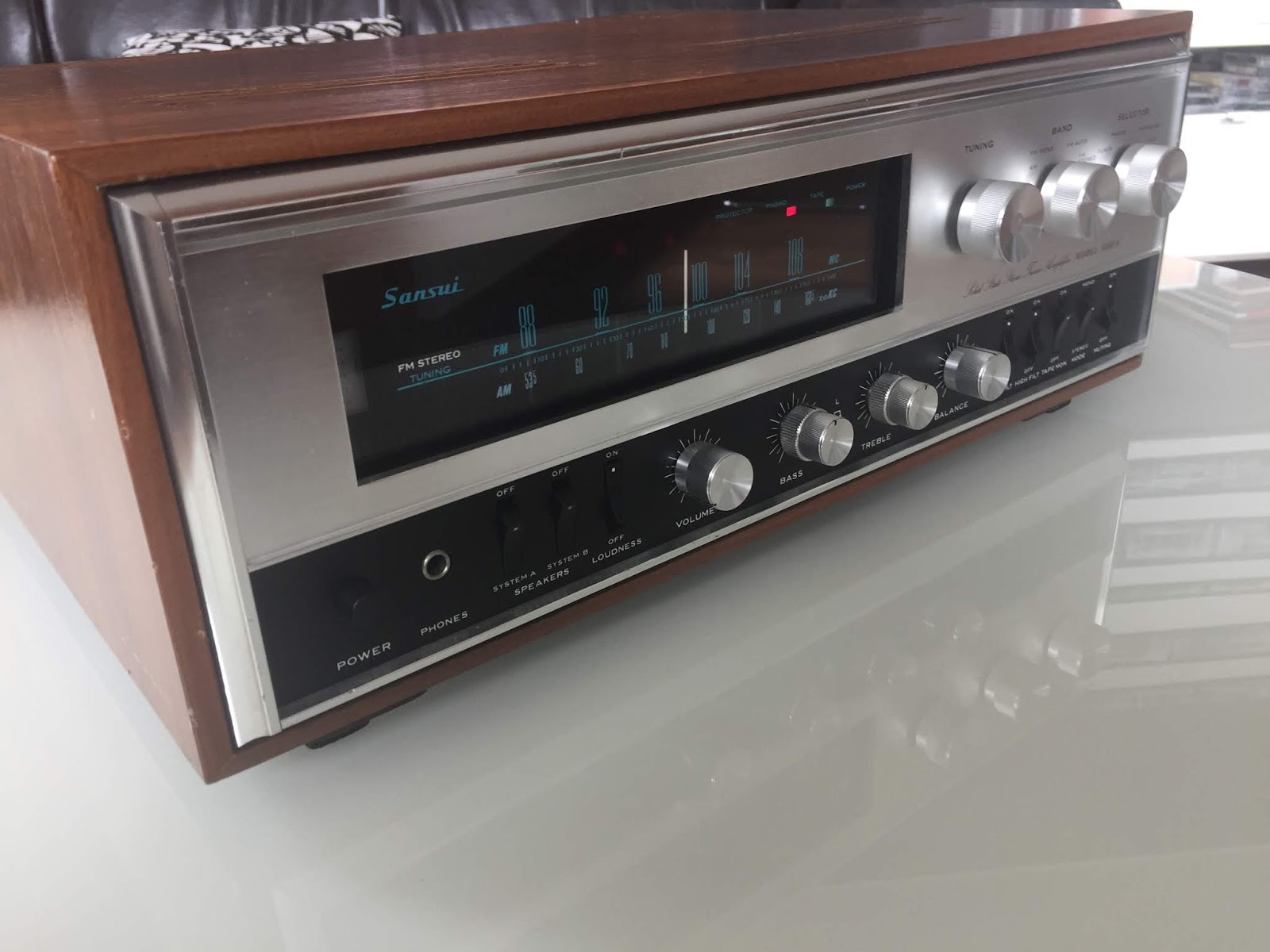 Stereo i Kolorowo - Underground: [Audio vintage]: amplituner Sansui 3000A