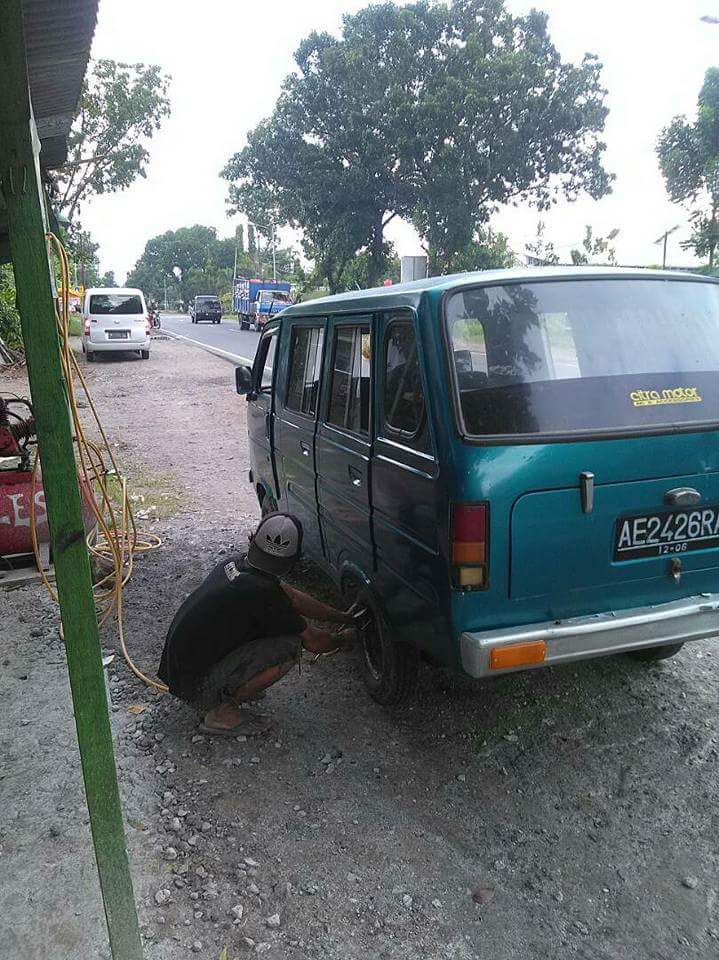 Mobil Legendaris 80an ..SUZUKI ST20 1980 4 PINTU - LAPAK MOBIL DAN ...