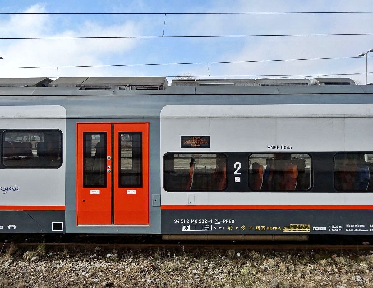 Zimowy elf EN96-004 na stacji Kielce | Kolejowe Kielce