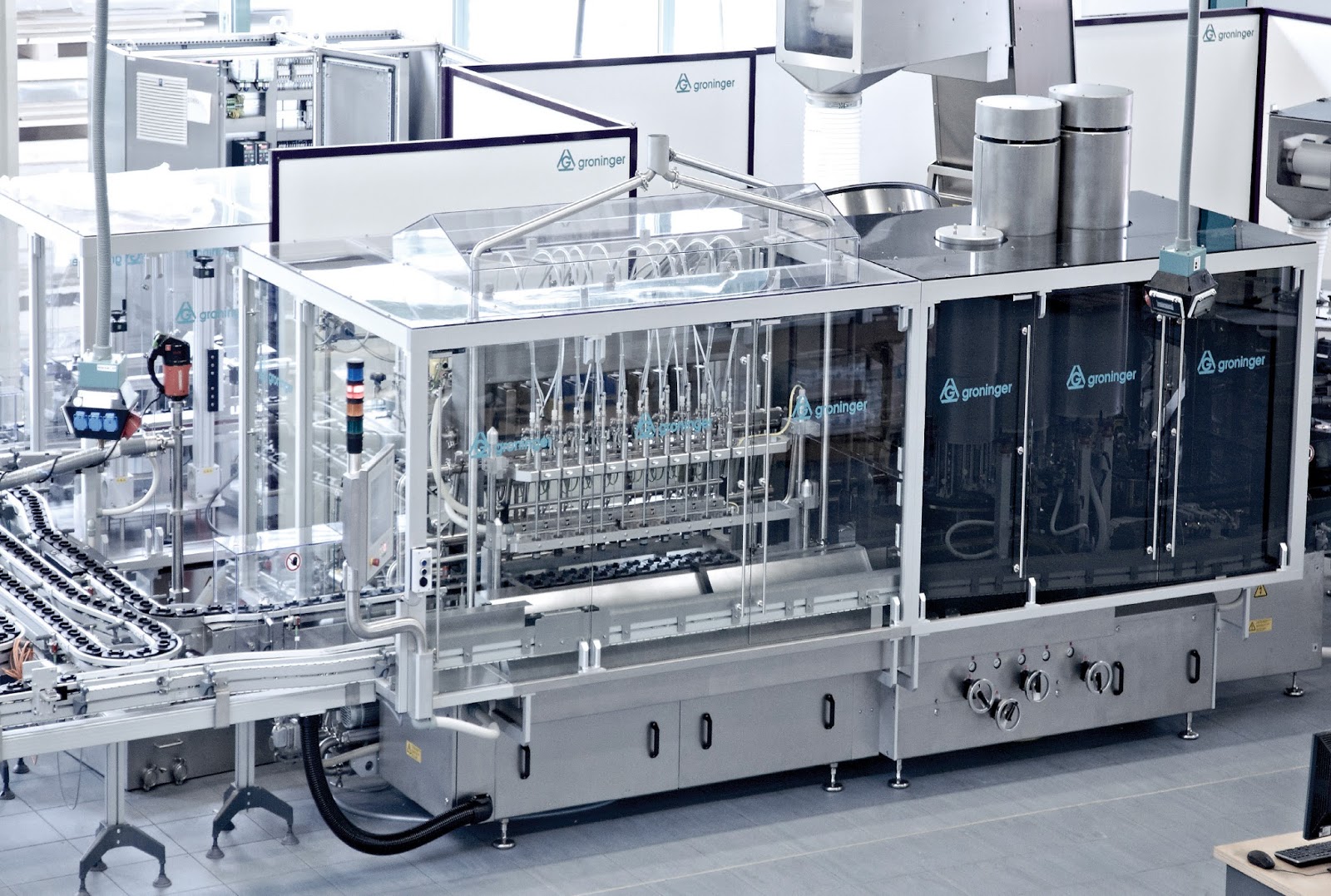 Beckhoff, XTS가 소형의 고속 리니어 기계를 작동시키다 [무인화기술 2016년 8월]