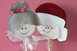 like a pretty petunia: Dollipops!