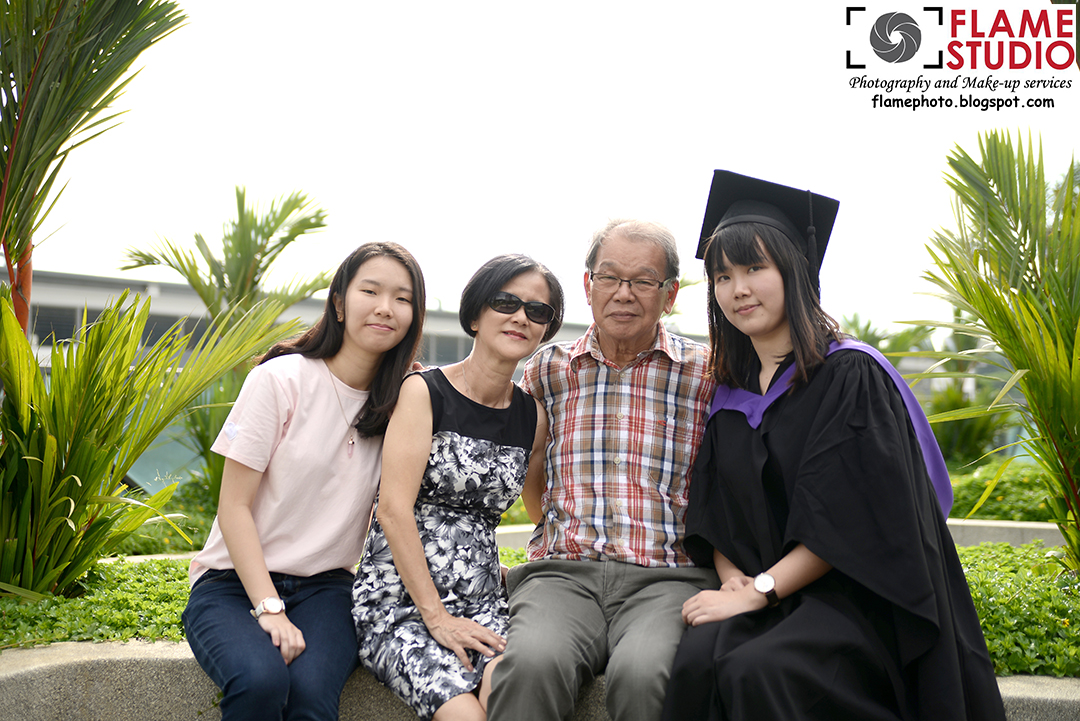 Flame Graduation Photography Studio: Graduation Convocation Family ...