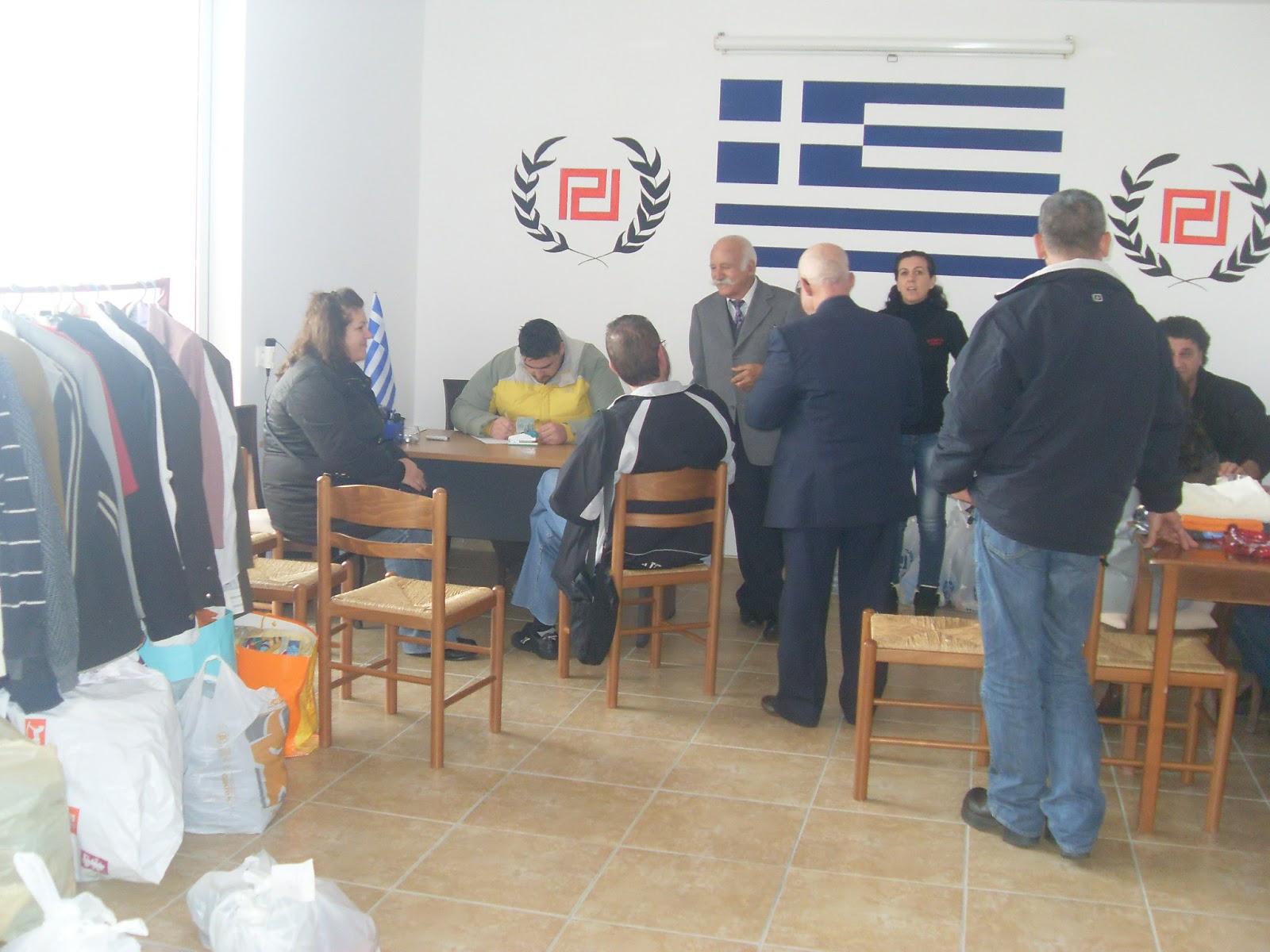 ΚΩΣ: ΔΙΑΝΟΜΗ ΤΡΟΦΙΜΩΝ ΑΠΟ ΤΗΝ ΧΡΥΣΗ ΑΥΓΗ