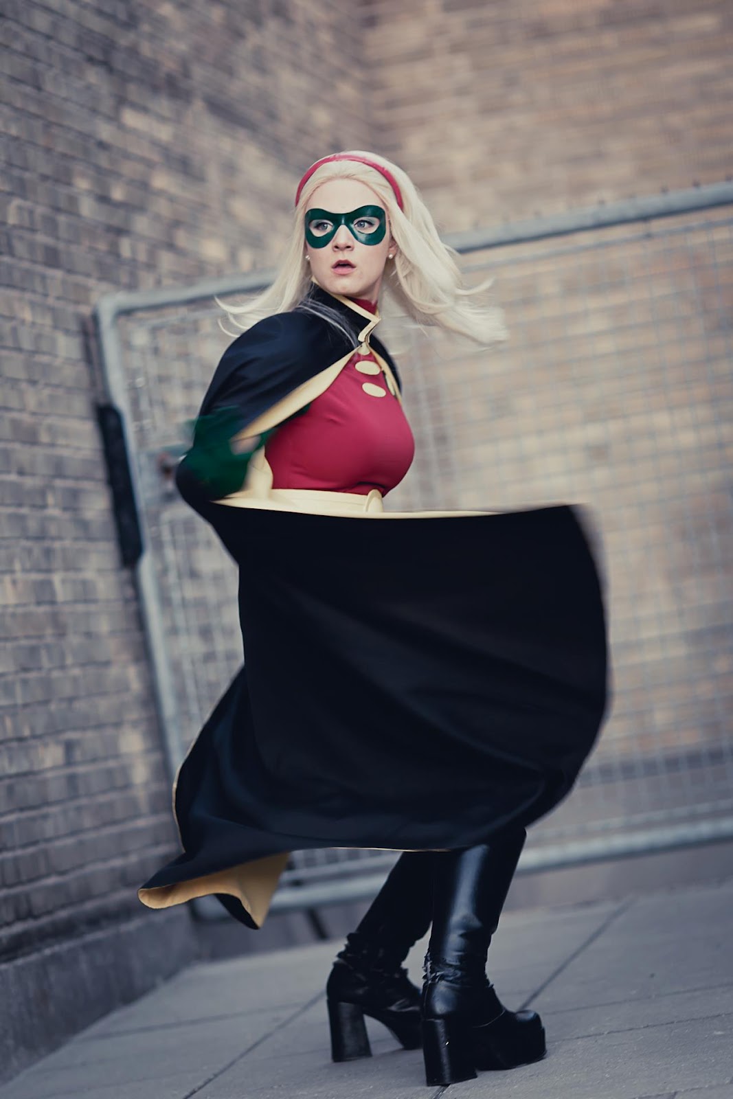 Geek Group Network: [Cosplay] Lady Robin (Stephanie Brown)
