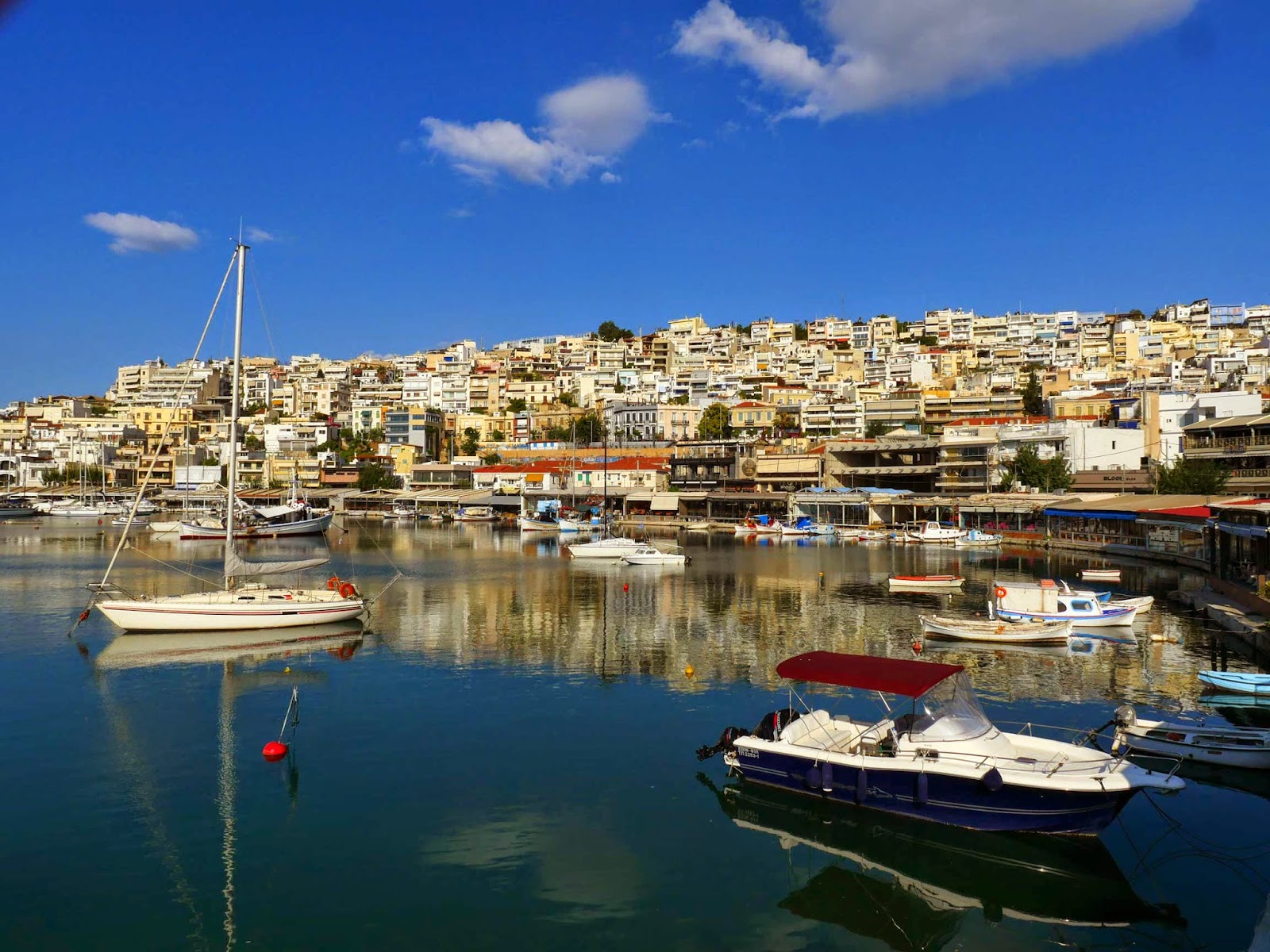 Theo and Rosa's Holiday Blogs: 17 September - Athens, Greece.