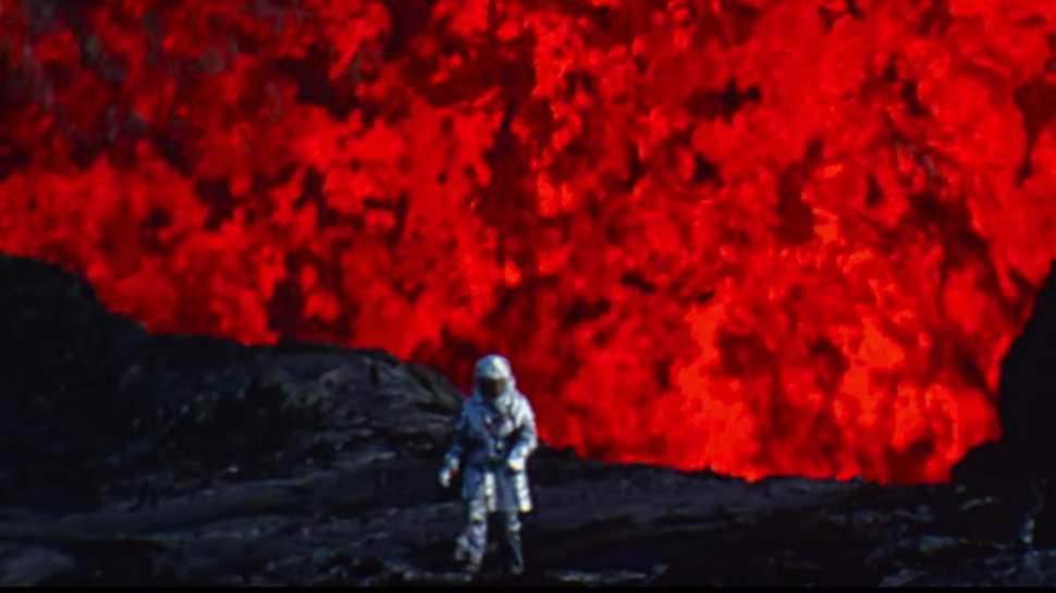 Filmski kotiček: Into the Inferno (2016)