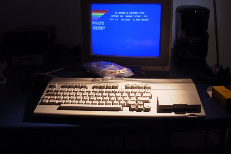 TECNOPOLI: Commodore 65 -- L'8 bit che non fu