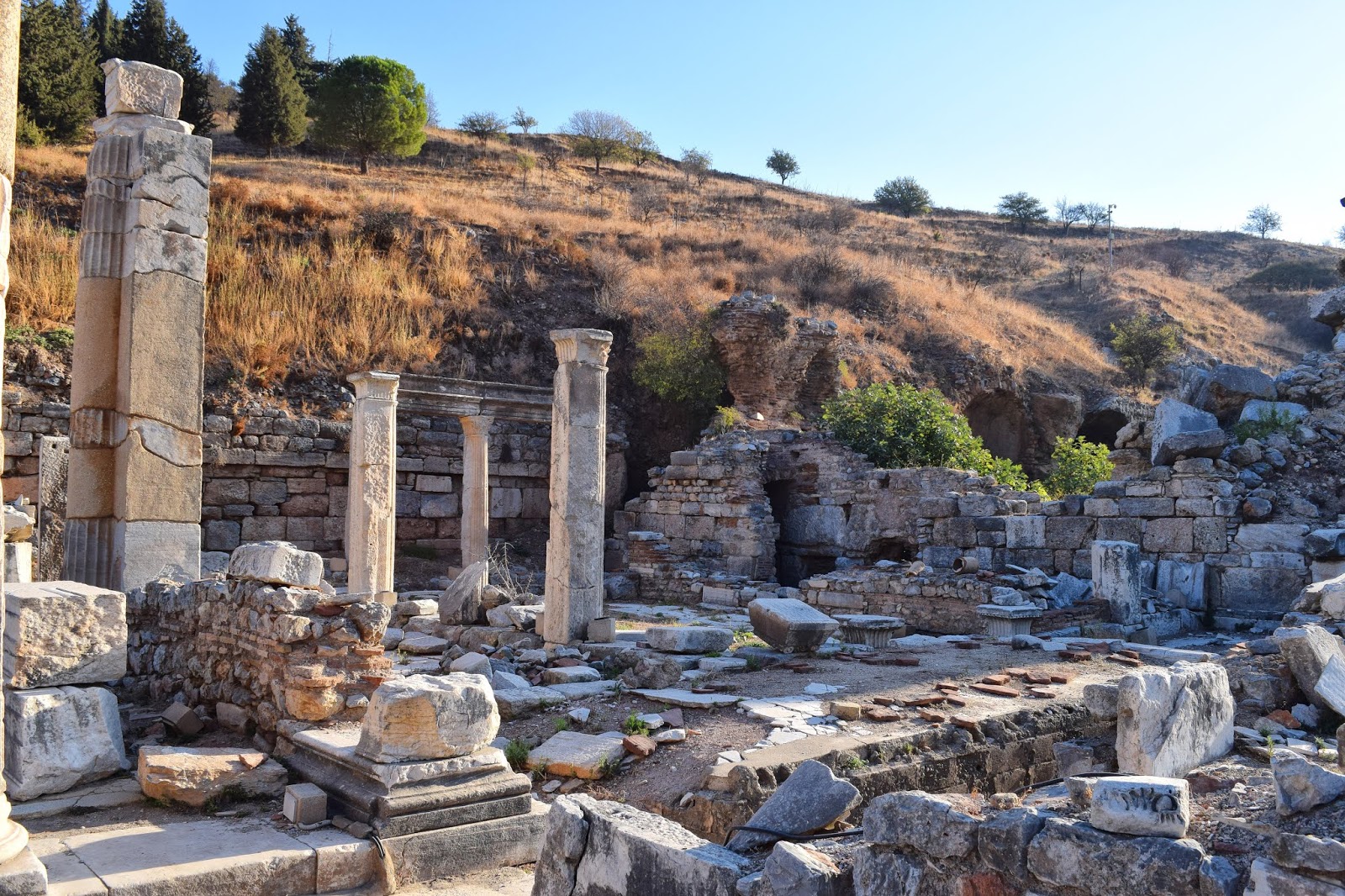 Las ruinas de la Antigua Ciudad de Éfeso - Un Destino Entre Mis Manos