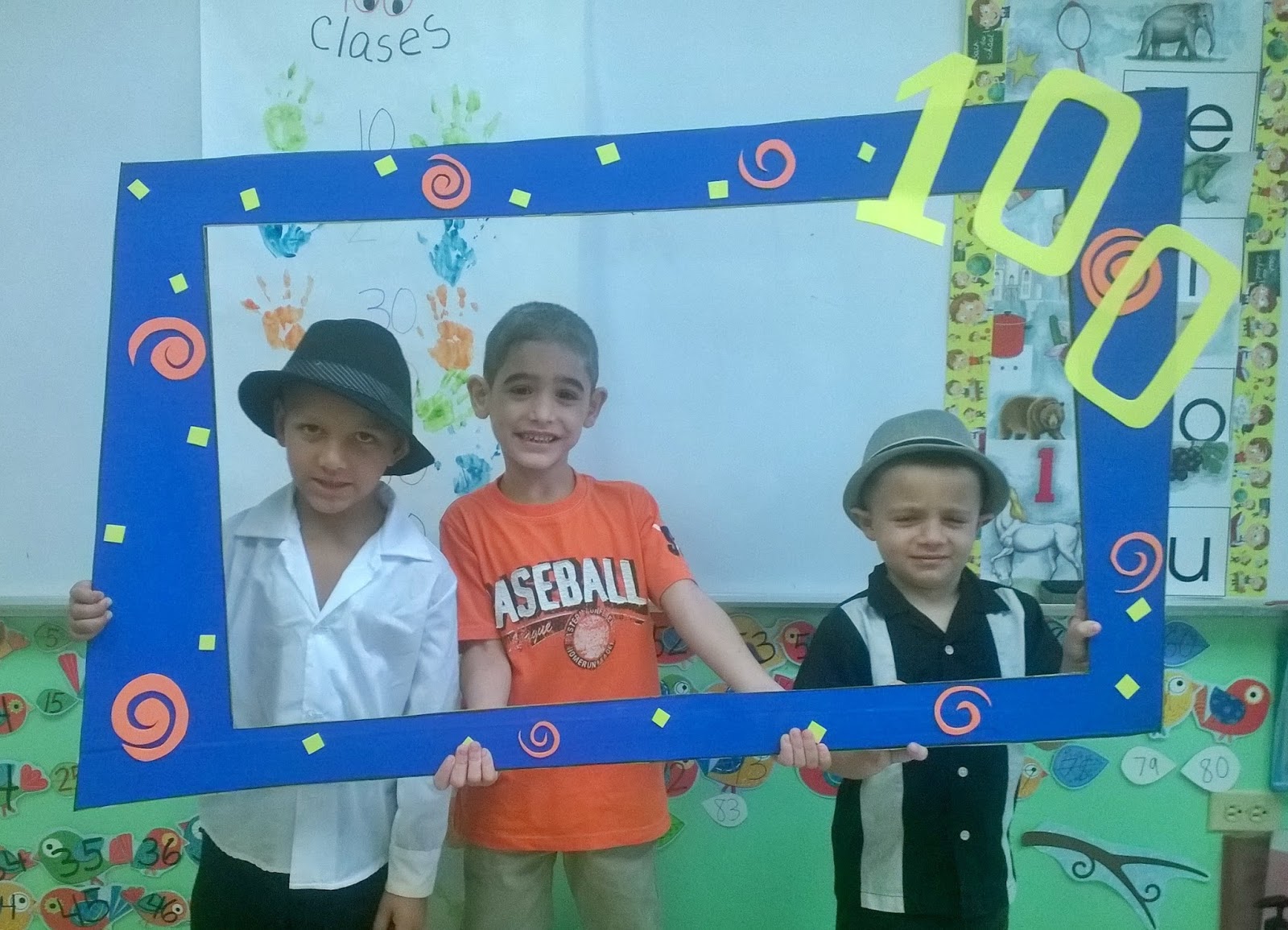 Bella Vista: Y nos hicimos viejitos celebrando los 100 días de clases