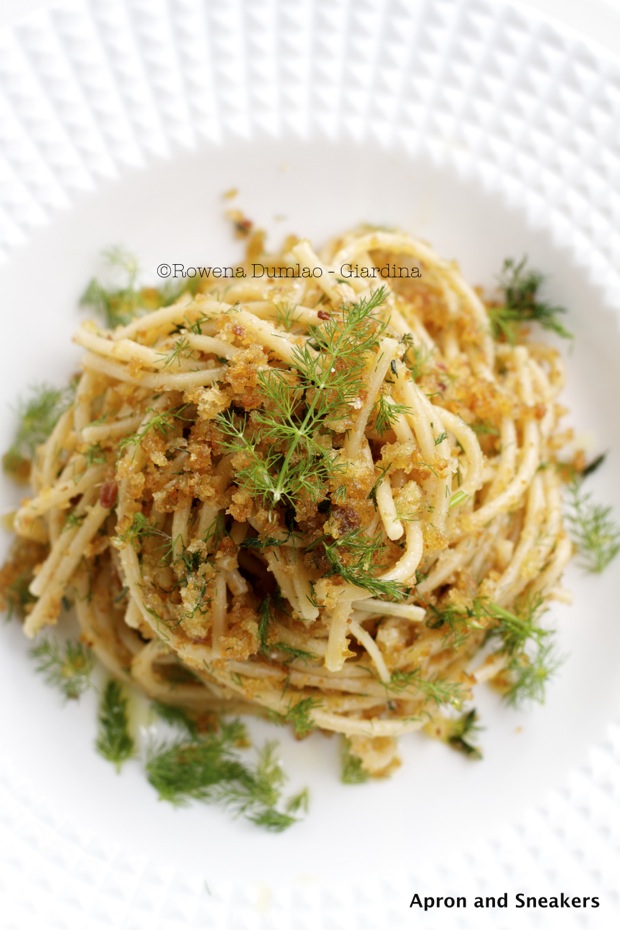 Spaghetti With Breadcrumbs, Wild Fennel and Anchovies (Pasta Ca ...