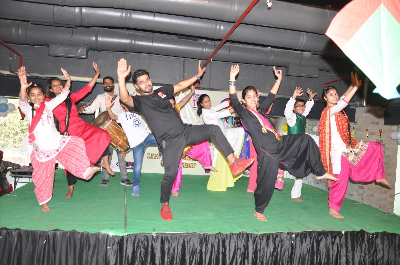 Tricitynewsonline: Live Dhol Bhangra Workshop Revives Traditional Bhangra