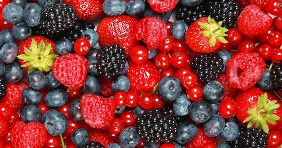 The Little Red Hen: Magic Berry Cobbler