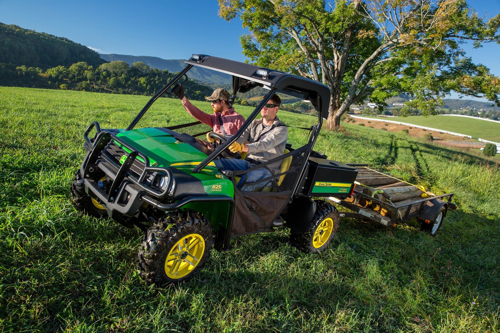 John Deere Unveils 2016 Gator™ XUV 825i Special Edition at GIE+EXPO ...