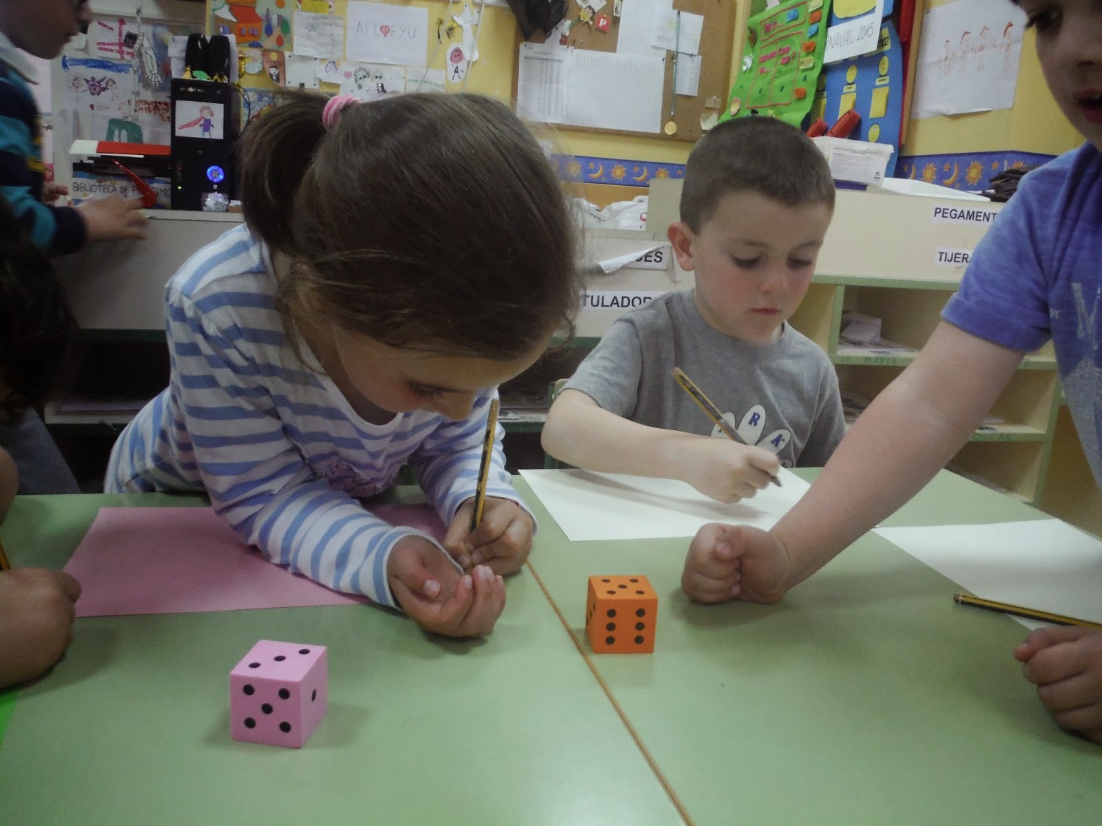 El blog de la clase de 5 años del Ceip Manuel Lledias: Dados