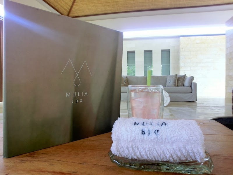 Bali - Enjoy - Mulia Spa - Hot Relaxing Coco-Cup Massage