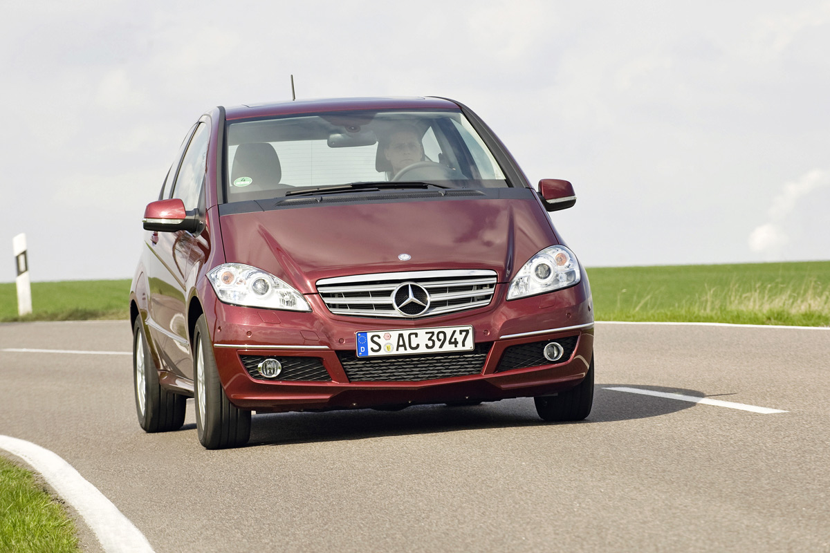 ENSAIO: Mercedes-Benz A 150 Berlina - COCKPIT AUTOMÓVEL