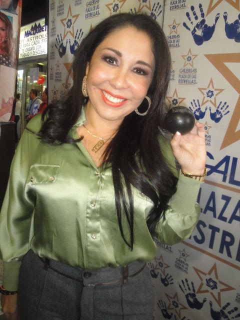 somos el espectador: MATILDE OBREGON E IRENE MORENO CON LA LUZ DE UNA ...