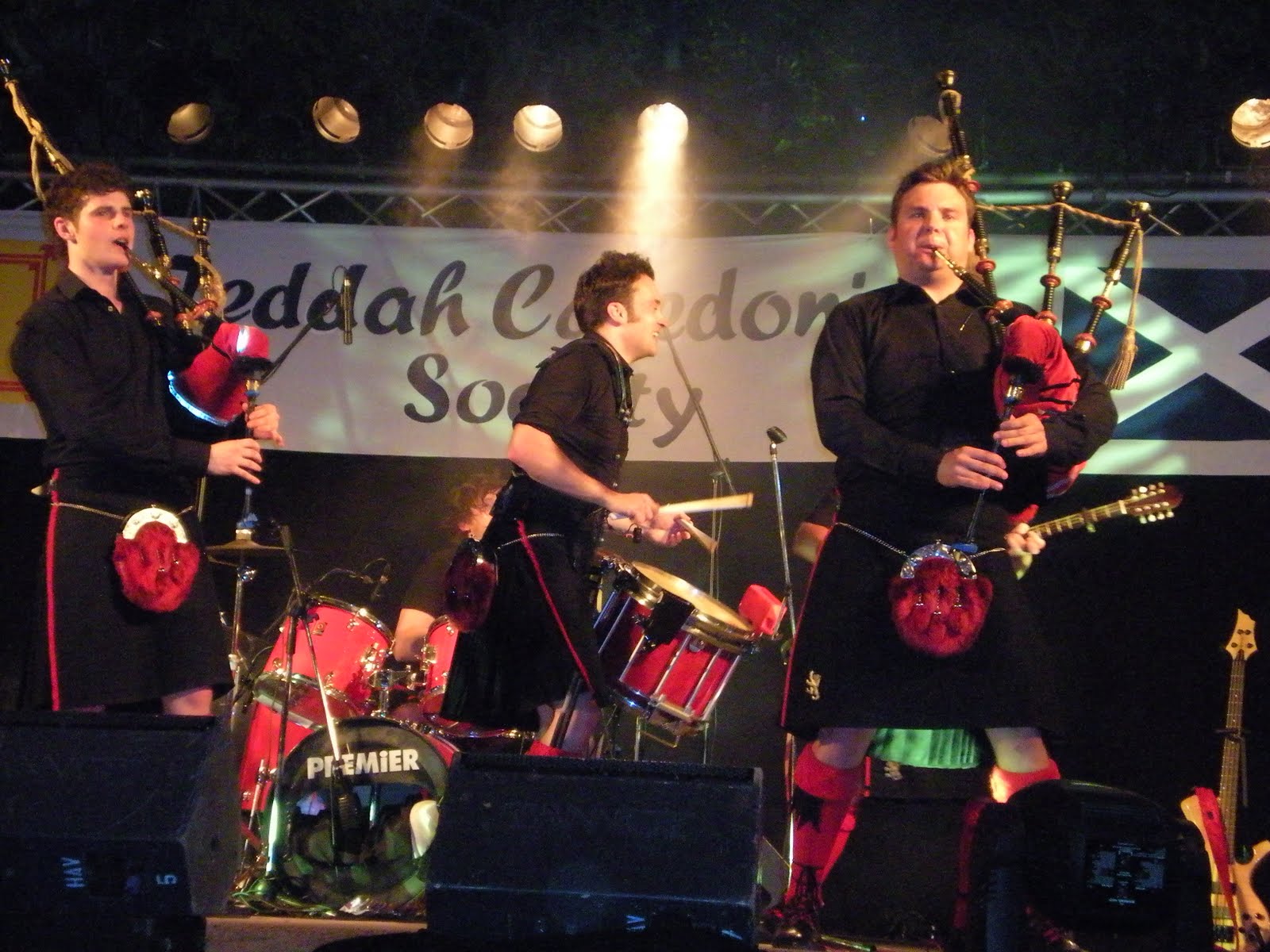 The Gleannancre Pipe Band: RED HOT PIPES - LIVE IN CONCERT