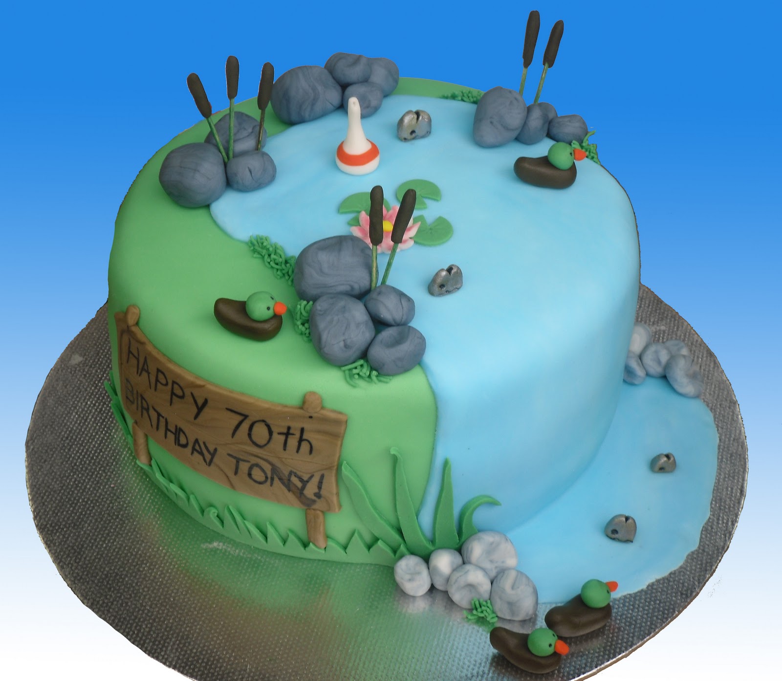 The Coloured Bubble Cakery: Cake for the Fishermen (and women!)