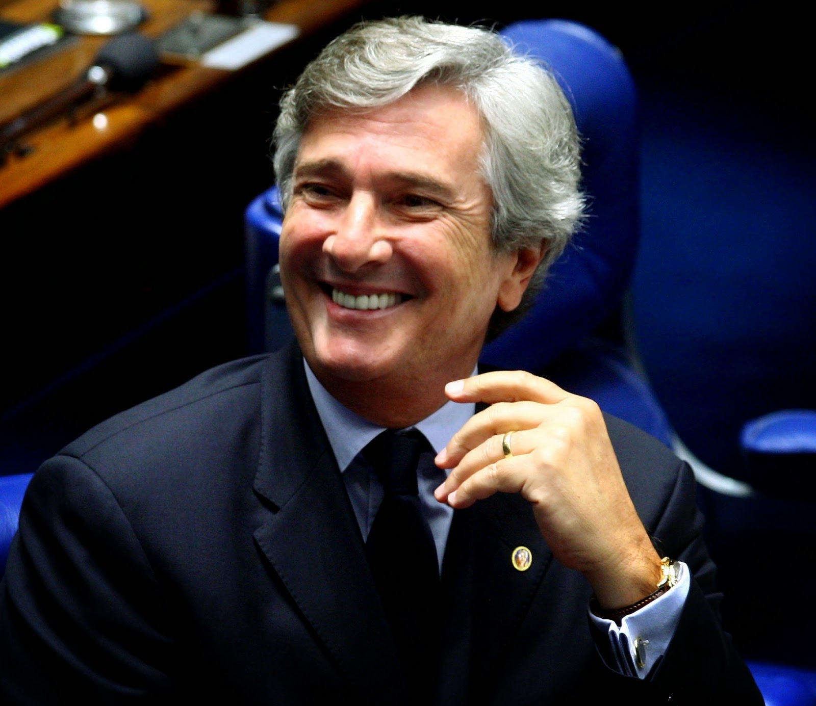 Data Limite - Investigando Chico Xavier e a Nova Teocracia do "Coração ...