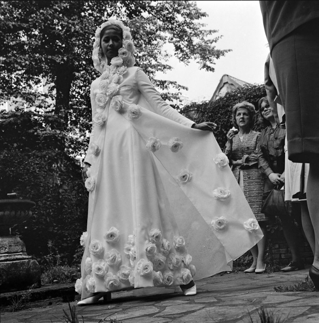 20 Vintage Photos Show Beautiful Women's Fashion of the Late 1960s in ...